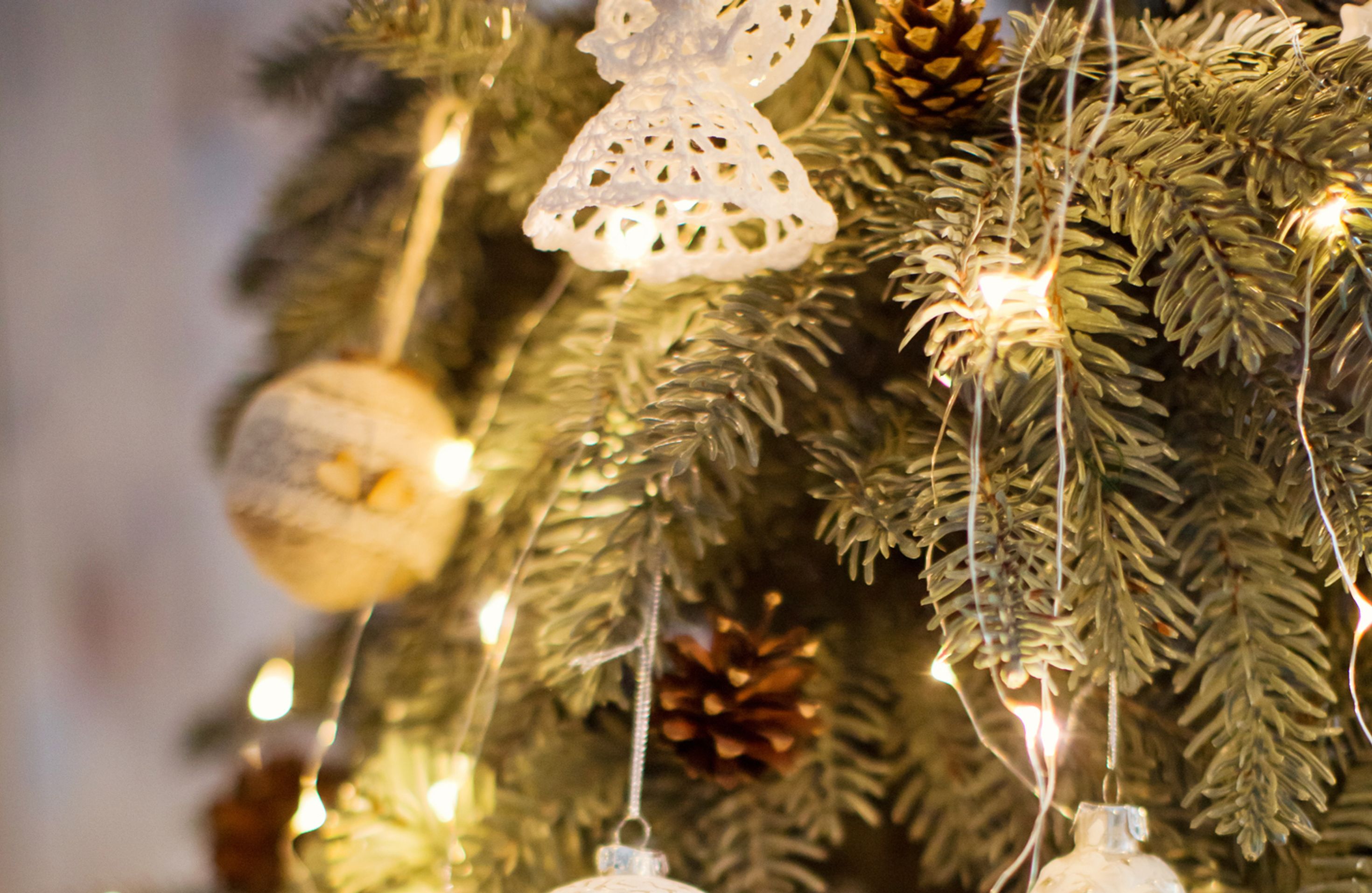 200 décos de Noël pour un sapin magique