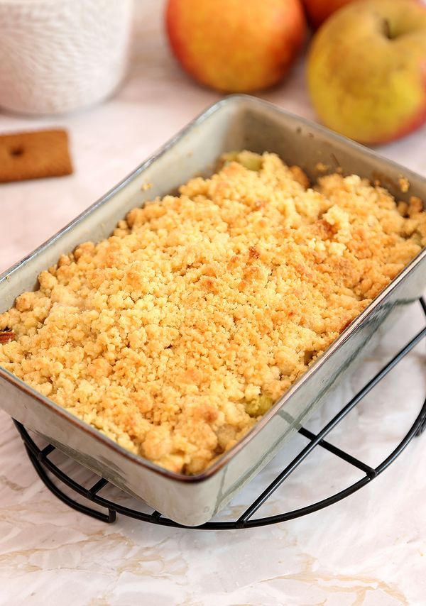 Pas-à-pas : la recette du crumble à la rhubarbe