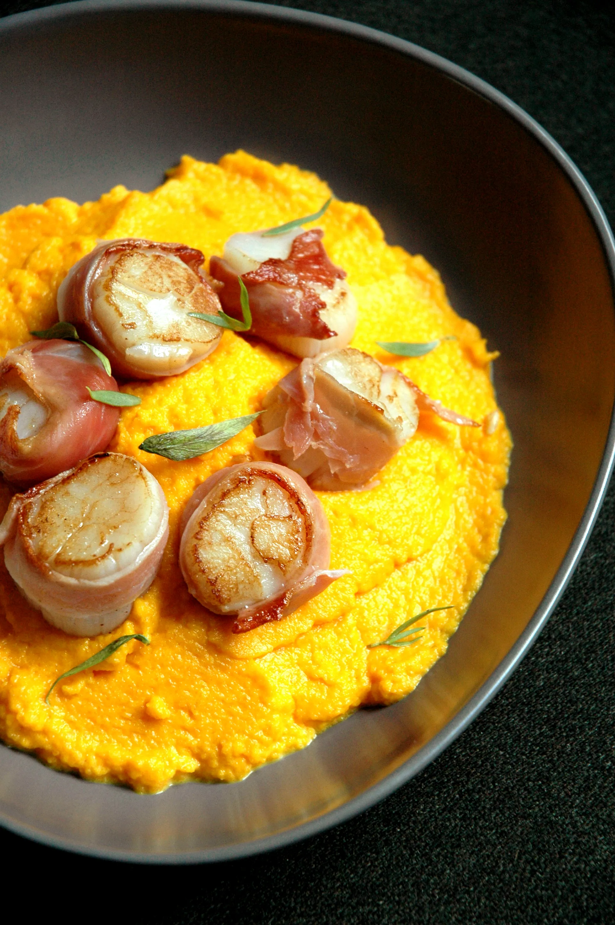Recettes de Saint-Jacques pour un repas de Noël chic et gourmand