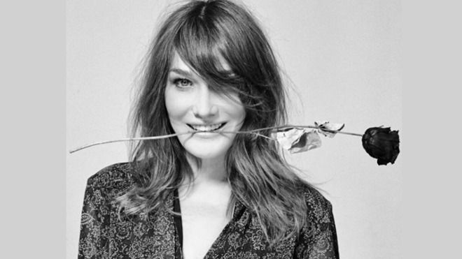 Carla Bruni poste une photo de son mari et de leur fille Giulia