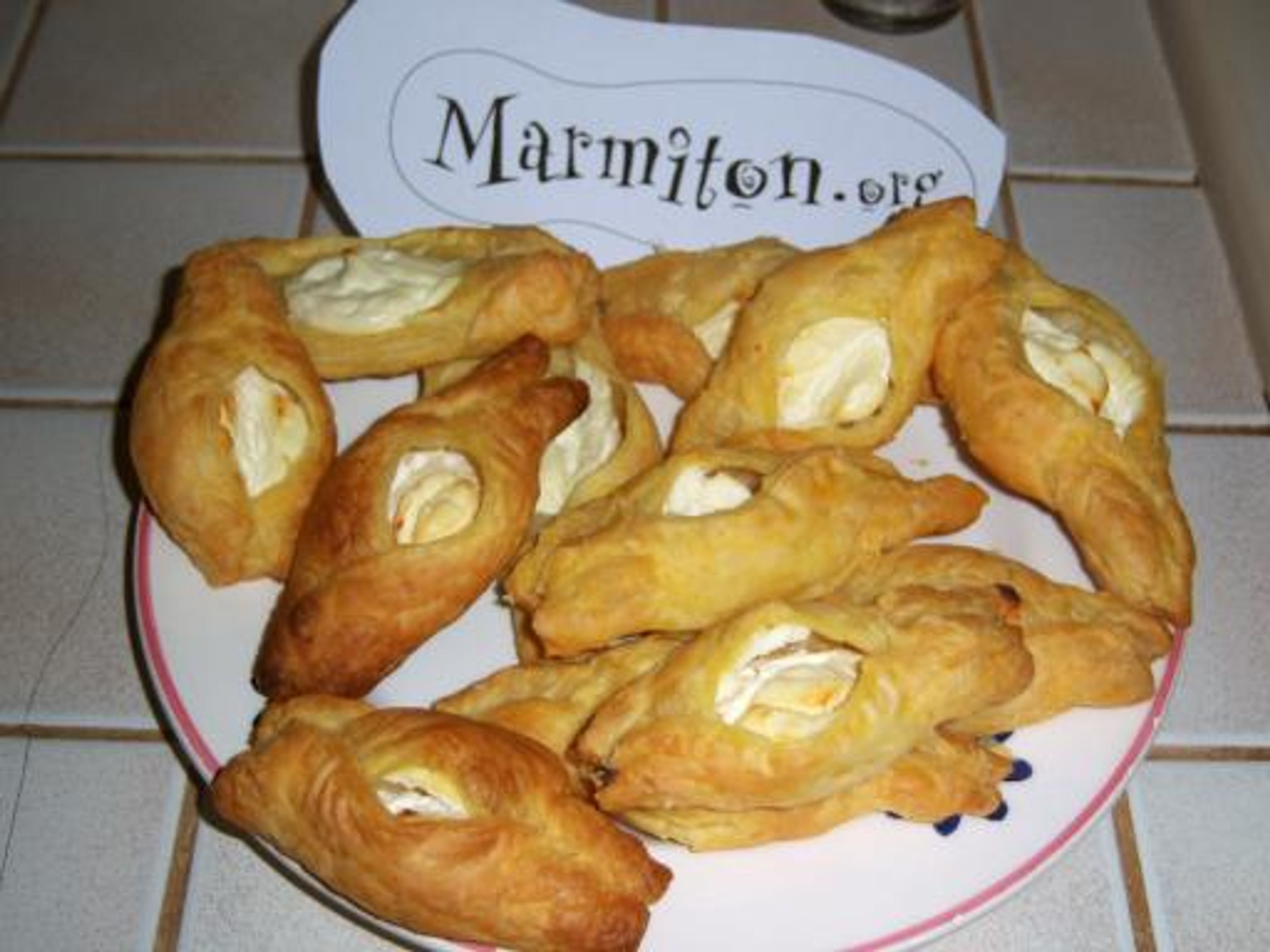 Pastizzi à la ricotta : Recette de Pastizzi à la ricotta - Marmiton