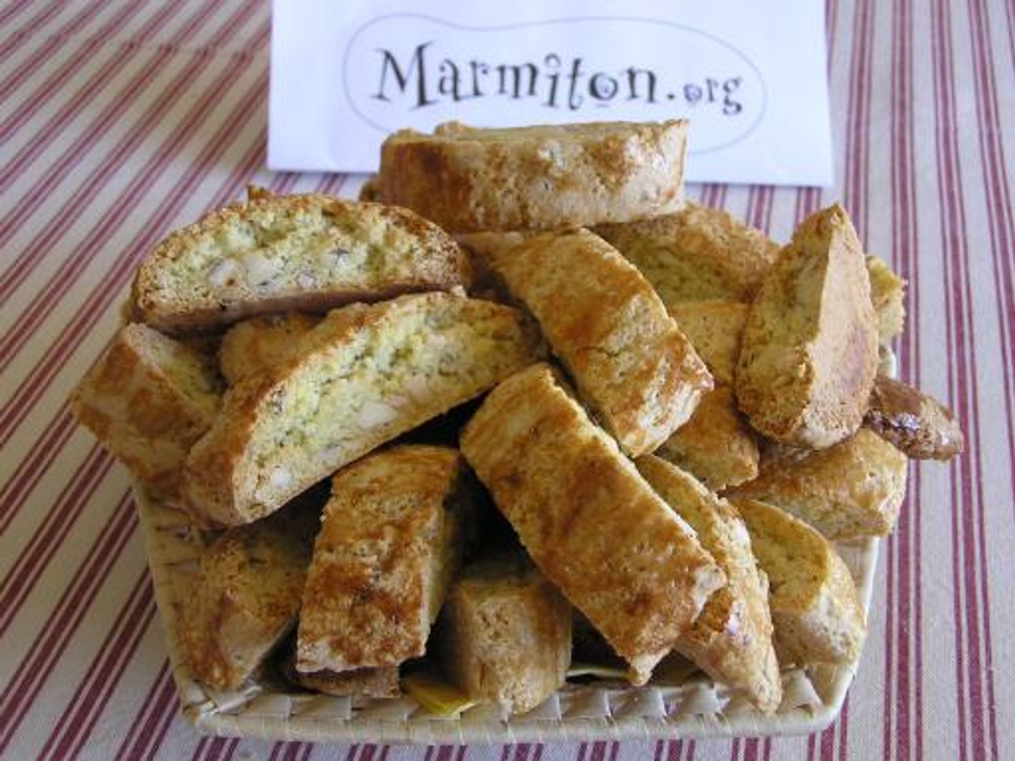 Croquants aux amandes et aux noisettes : Recette de Croquants aux ...