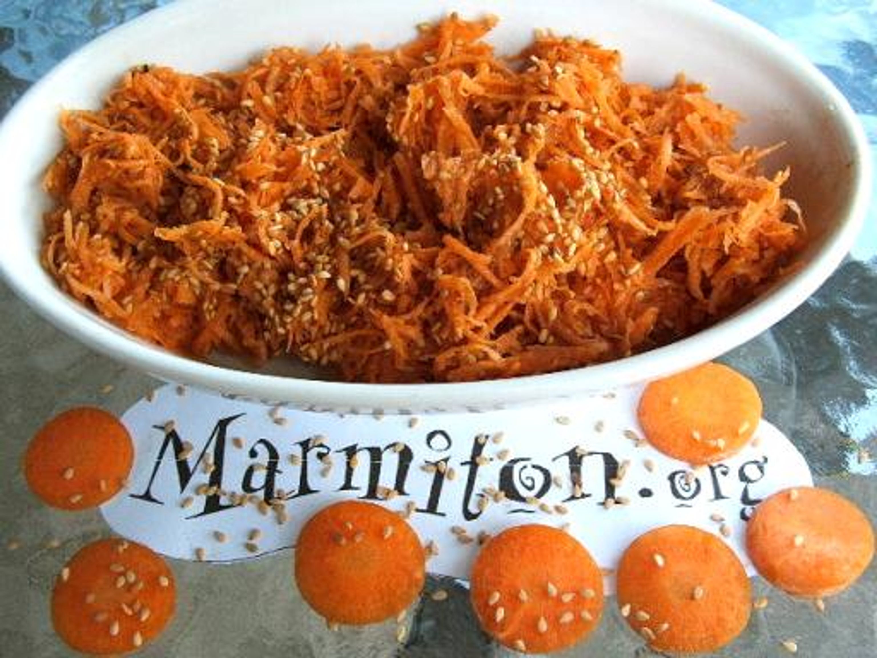 Carottes râpées au sésame : Recette de Carottes râpées au sésame - Marmiton