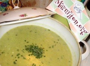 Velouté aux courgettes : Recette de Velouté aux courgettes - Marmiton