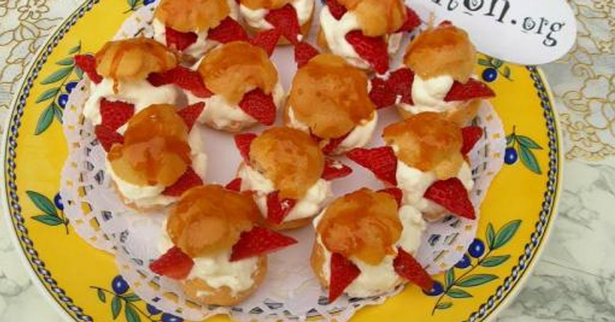 Choux garnis de chantilly et de fraises : recette de Choux garnis de ...