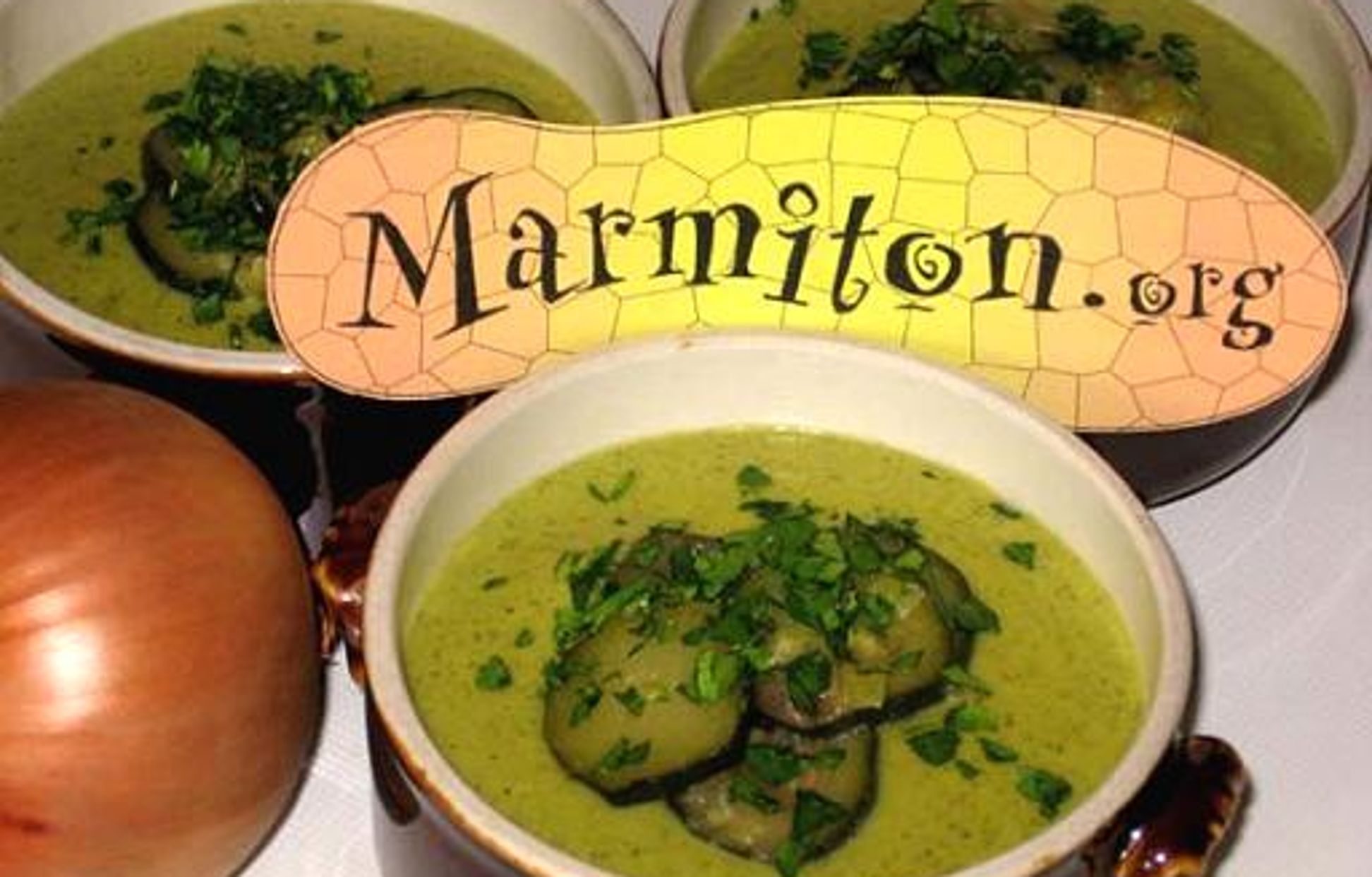 Velouté de courgettes à l'oignon : Recette de Velouté de courgettes à l ...