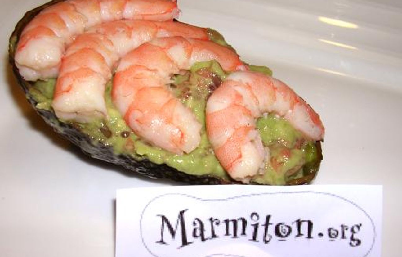 Avocats aux crevettes et au pamplemousse : Recette de Avocats aux ...