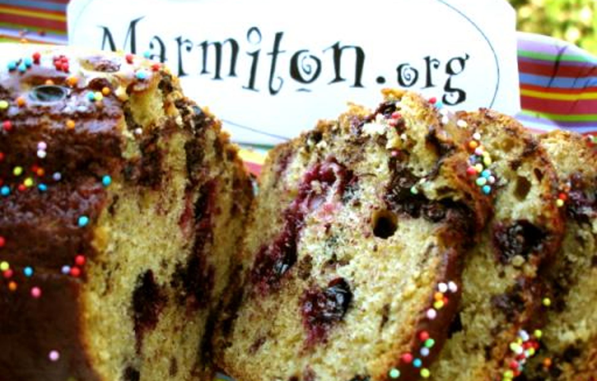 Cake aux fruits rouges : Recette de Cake aux fruits rouges - Marmiton