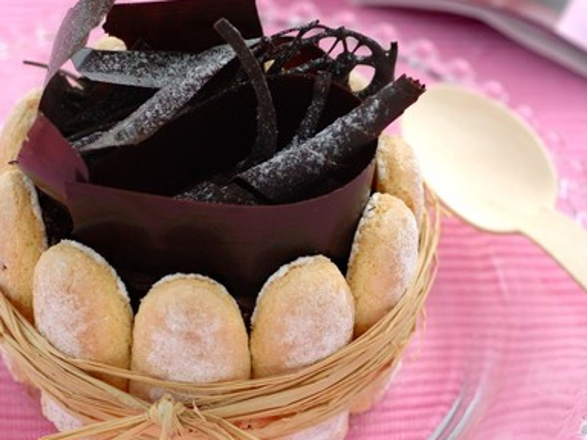 Charlotte à la mousse au chocolat : Recette de Charlotte à la mousse au ...