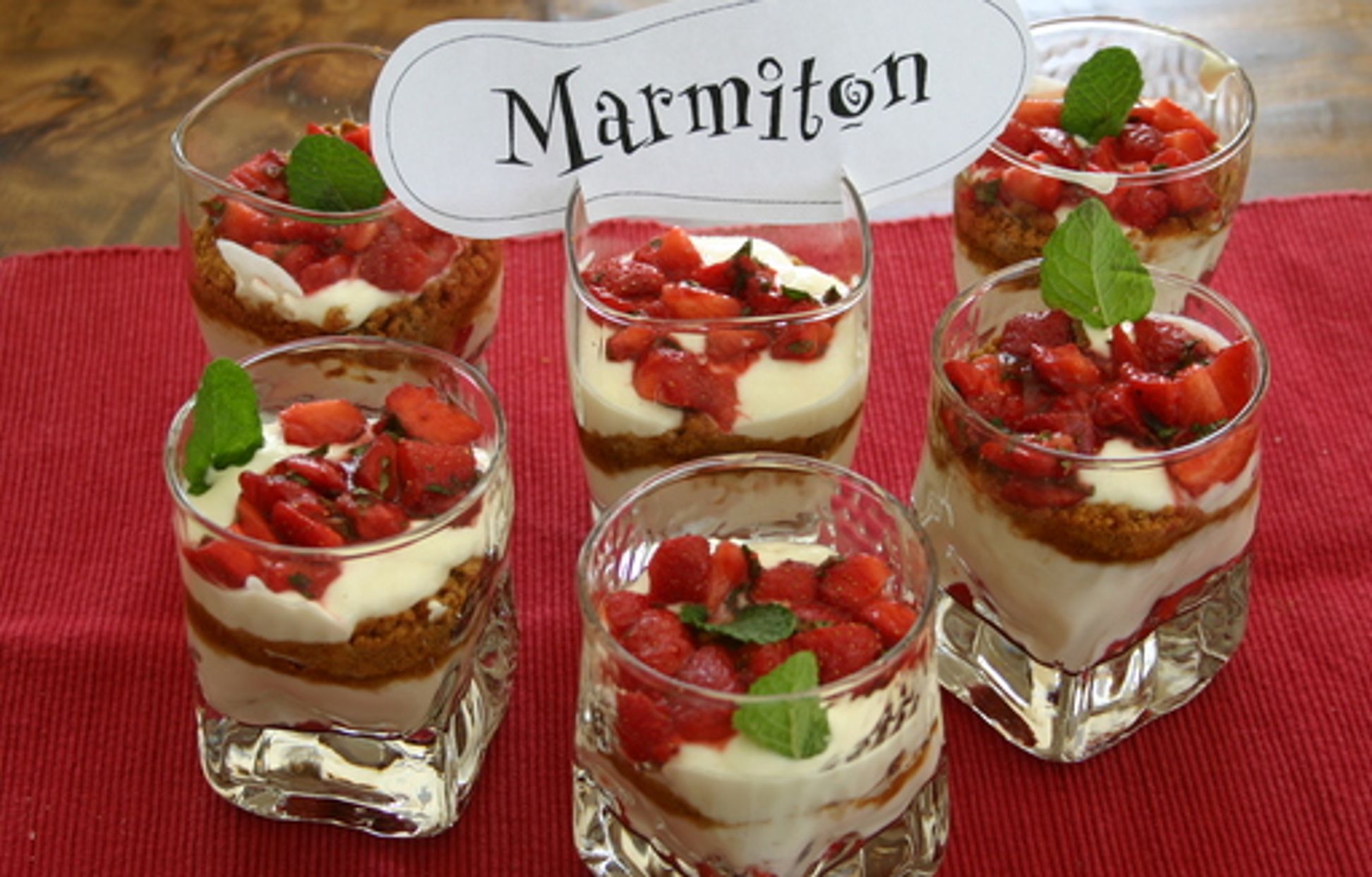 Verrines fraises menthe spéculoos : Recette de Verrines fraises menthe ...
