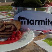 Biscuit roulé aux fruits rouges et Son coulis. : Recette de Biscuit ...