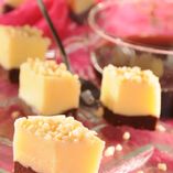 Fudge blanc et noir (chocolat) : Recette de Fudge blanc et noir ...