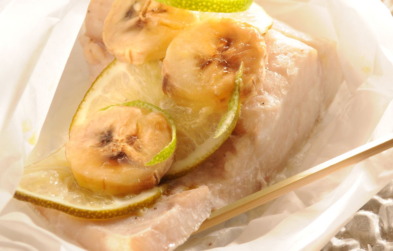 Papillotes de poisson à la banane : Recette de Papillotes de poisson à ...