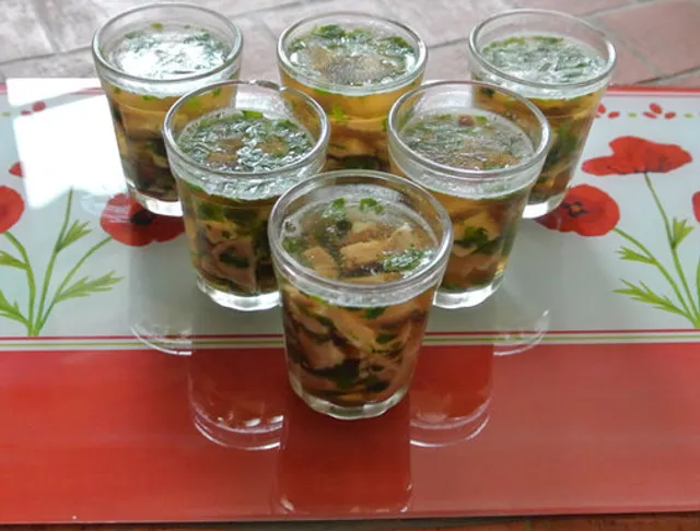 Verrine poulet en gelée : recette de Verrine poulet en gelée