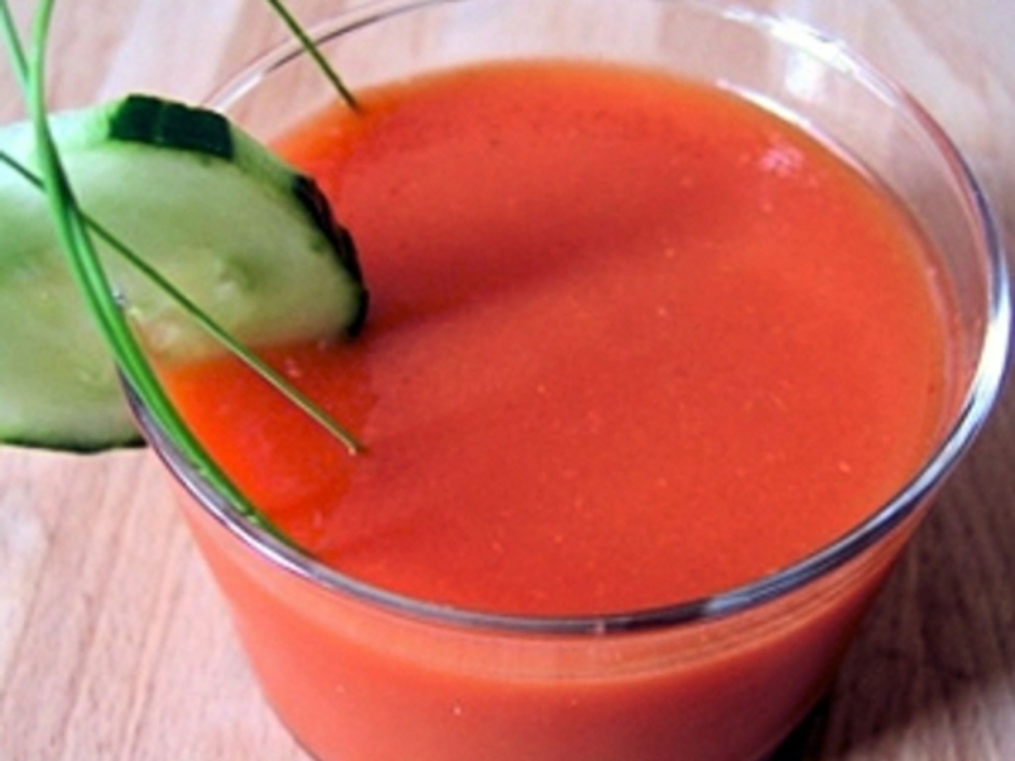 Gaspacho tomate concombre ciboulette : Recette de Gaspacho tomate ...