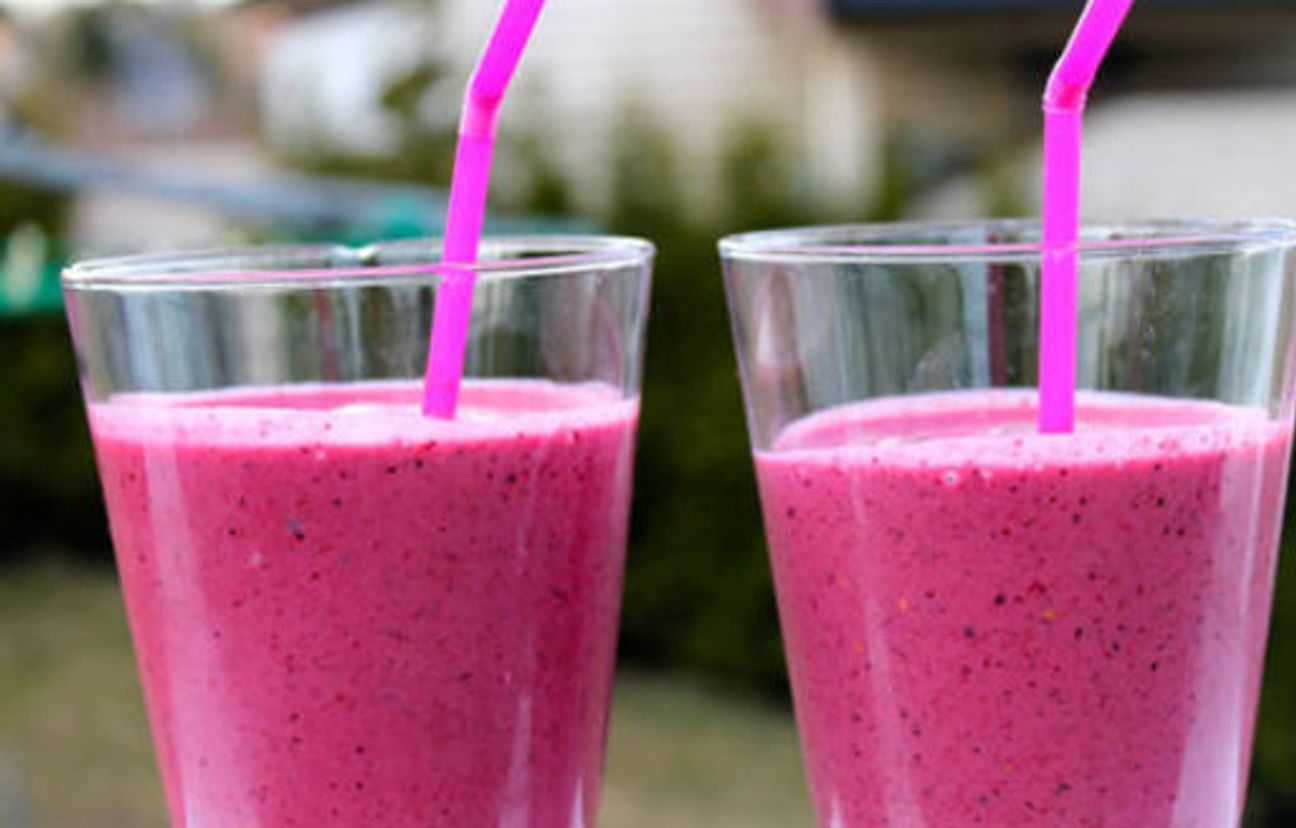 Smoothie aux fruits rouges : Recette de Smoothie aux fruits rouges ...
