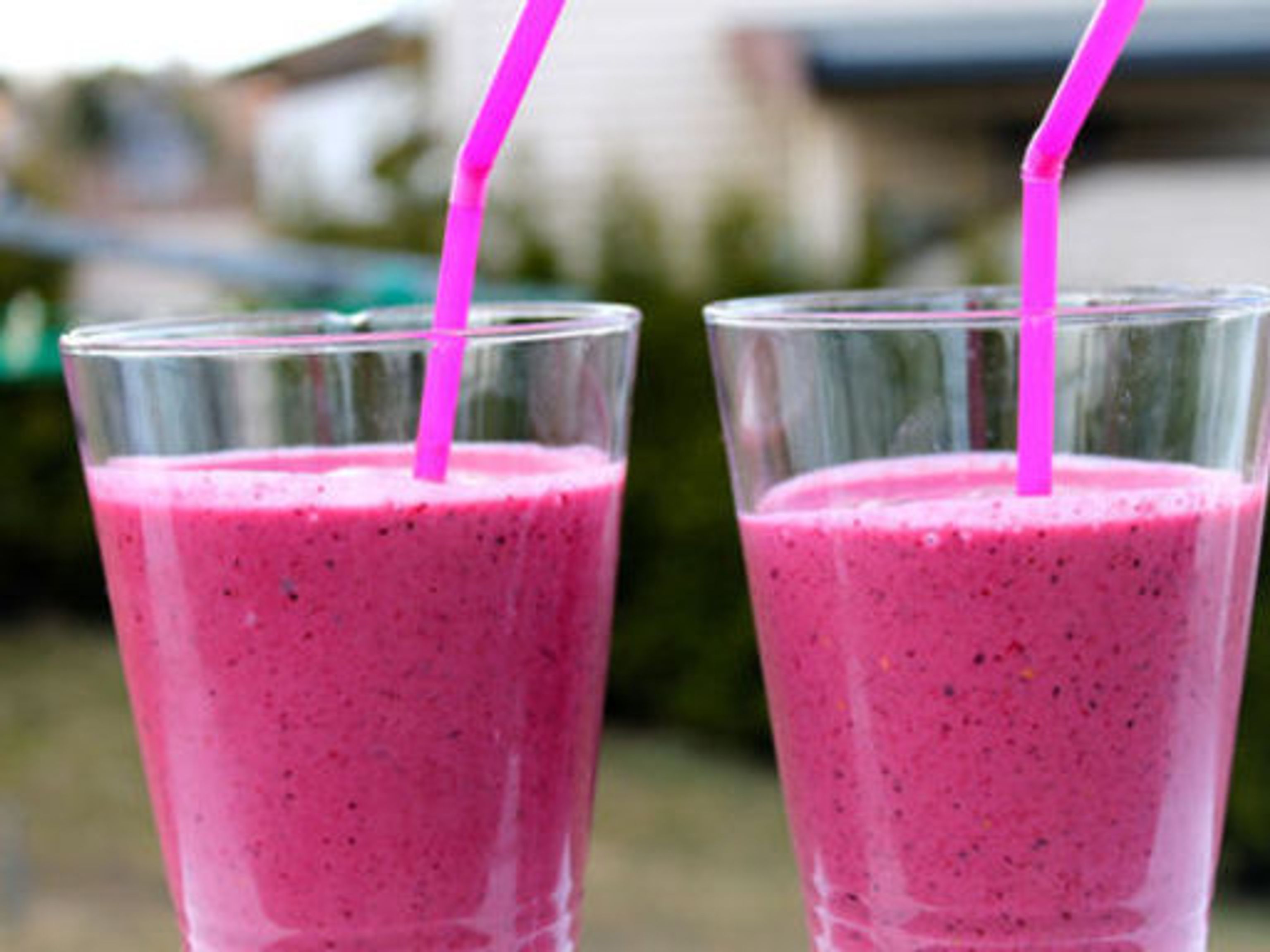 Smoothie aux fruits rouges : Recette de Smoothie aux fruits rouges ...