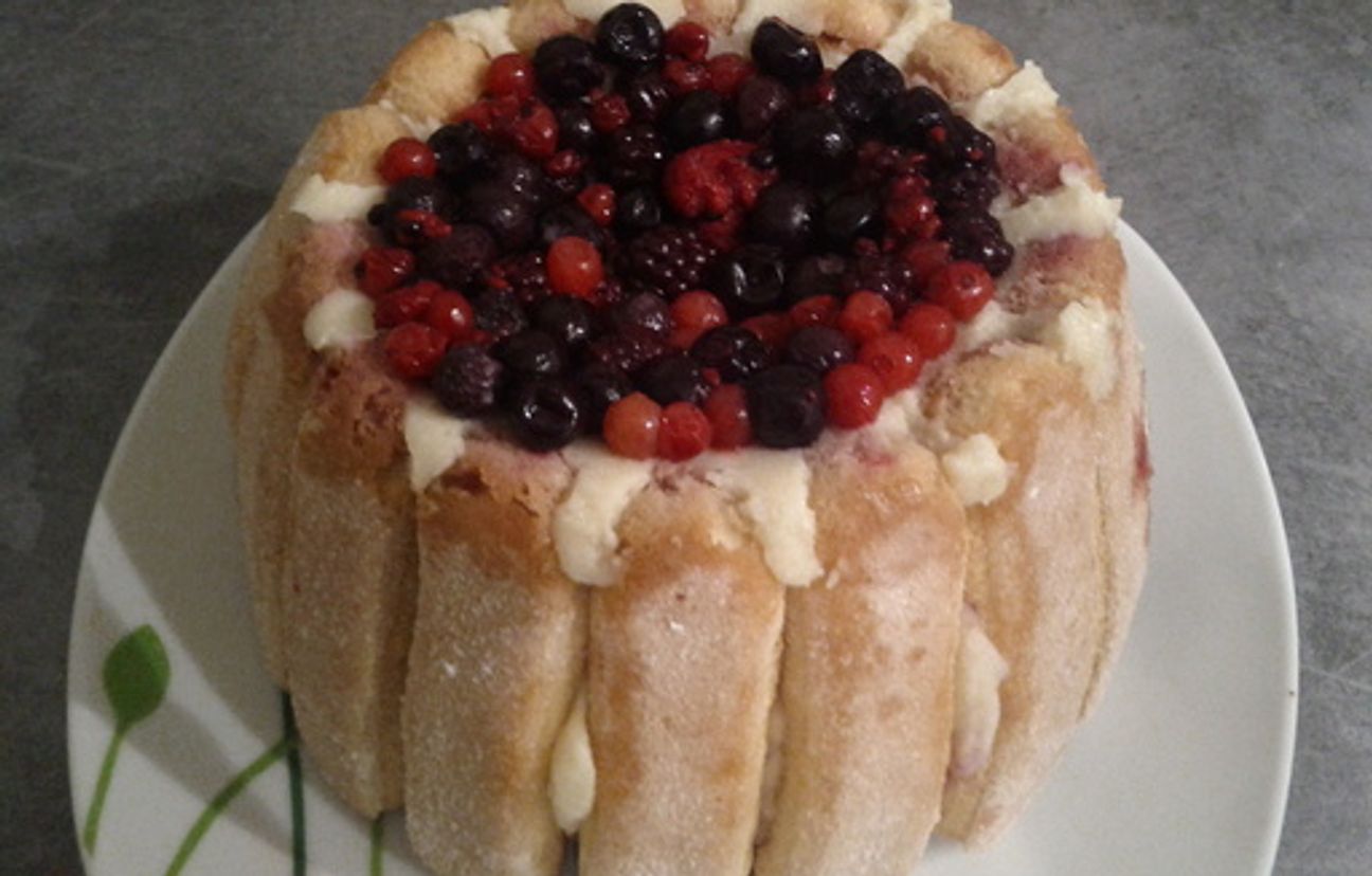 Charlotte aux framboises à la frangipane : Recette de Charlotte aux ...
