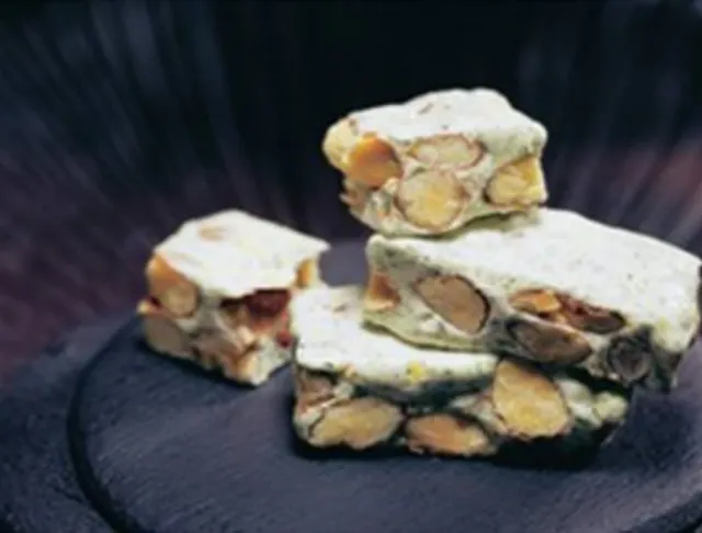 Le vrai nougat blanc : recette de Le vrai nougat blanc
