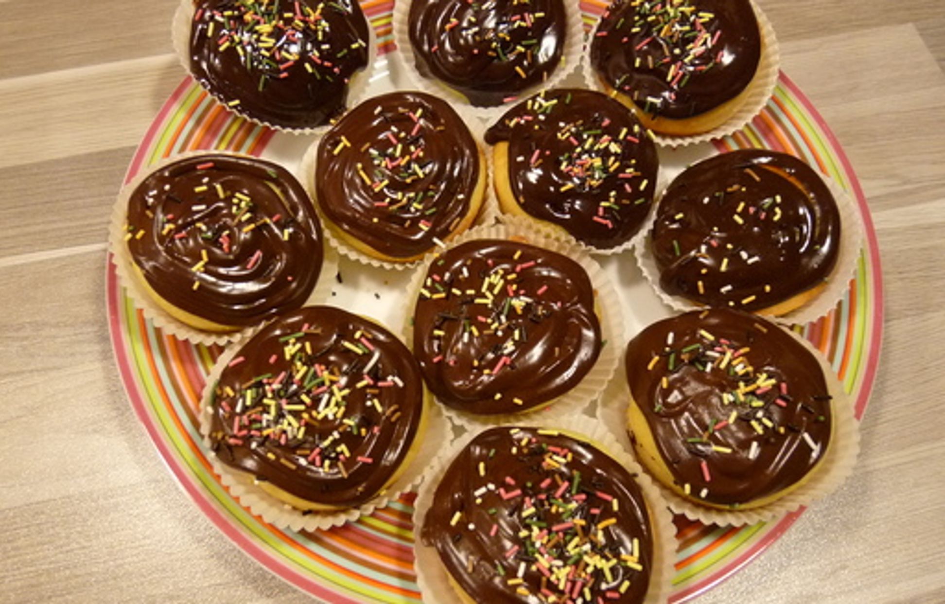 Cupcakes chocolat (et glaçage) : Recette de Cupcakes chocolat (et ...