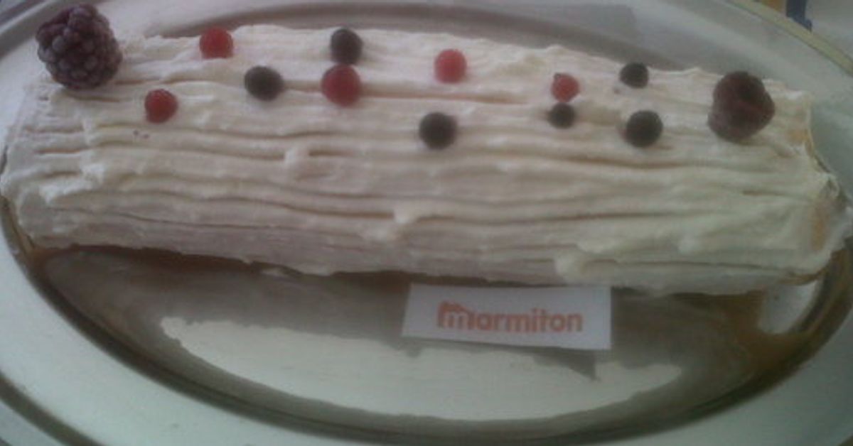Buche de Noël vanille fruits rouges : recette de Buche de Noël vanille ...