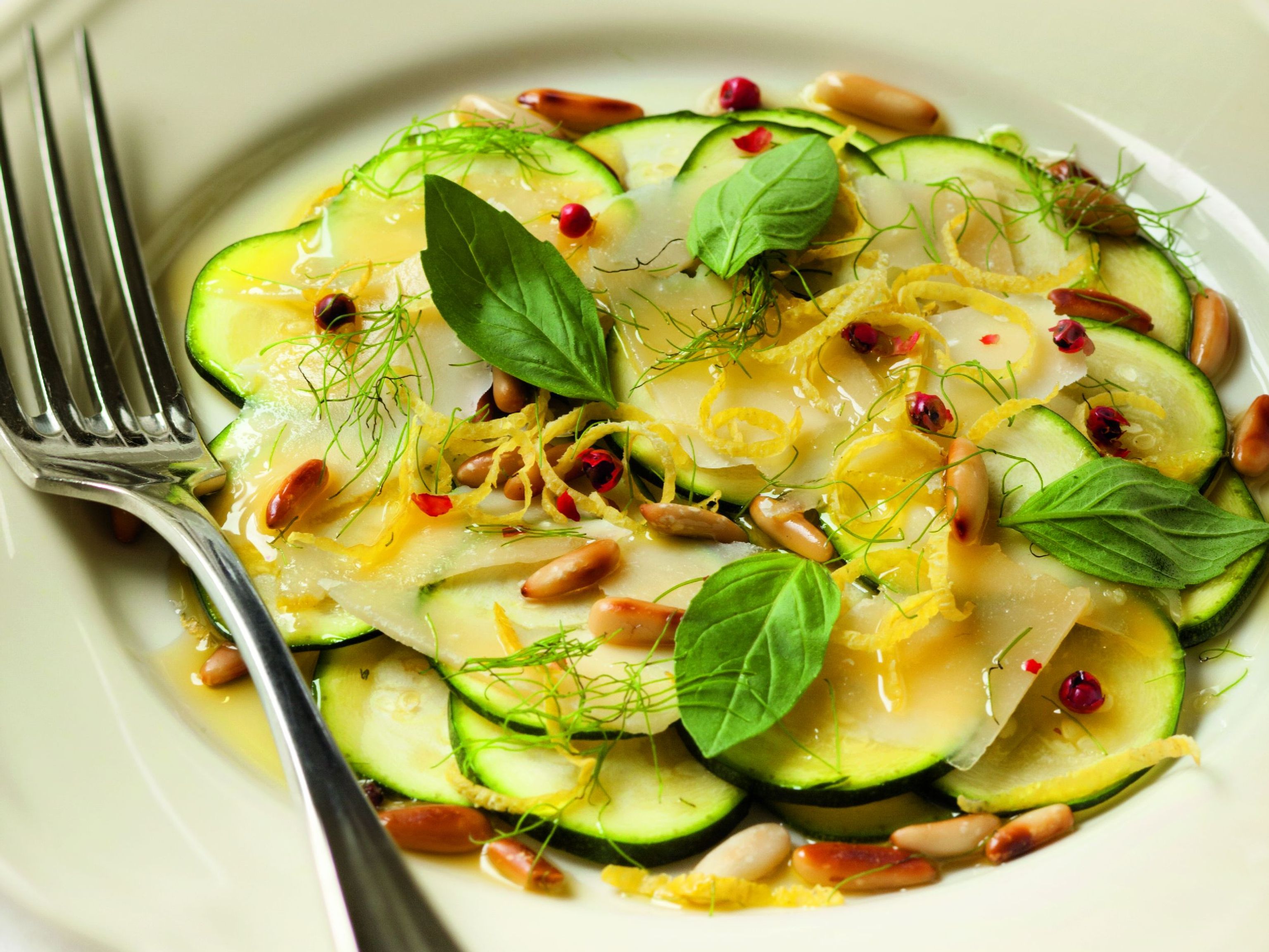 Carpaccio de courgettes : Recette de Carpaccio de courgettes - Marmiton