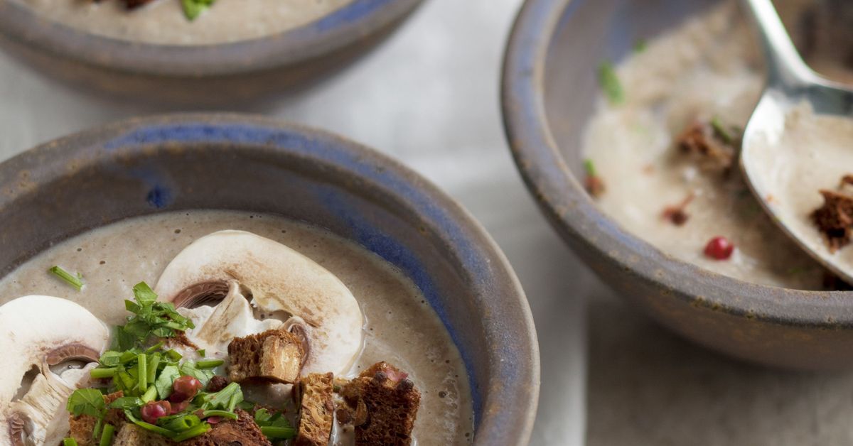 Soupe de champignons facile et délicieuse : recette de Soupe de ...