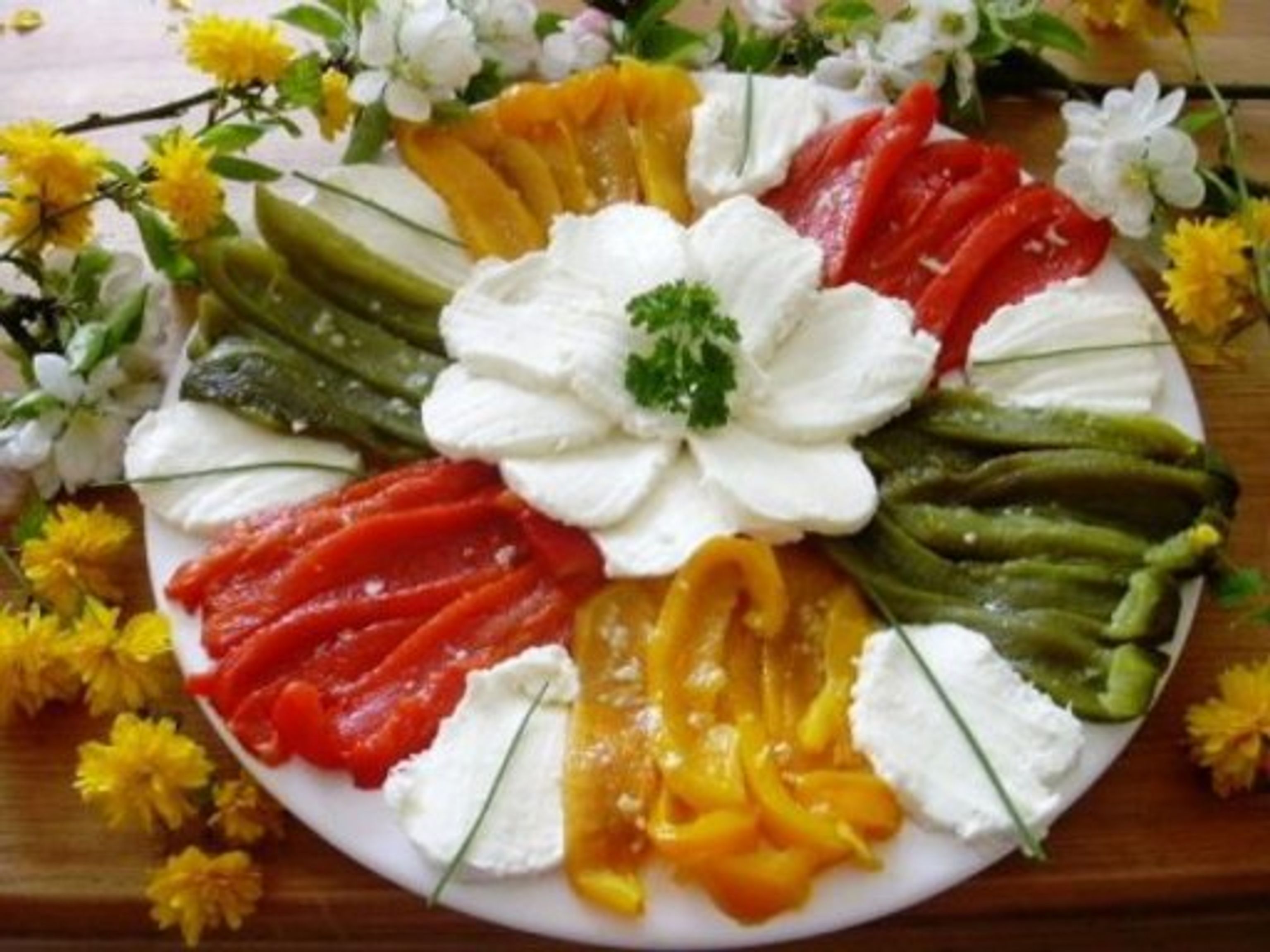 Salade de poivrons grillés à la feta : Recette de Salade de poivrons ...