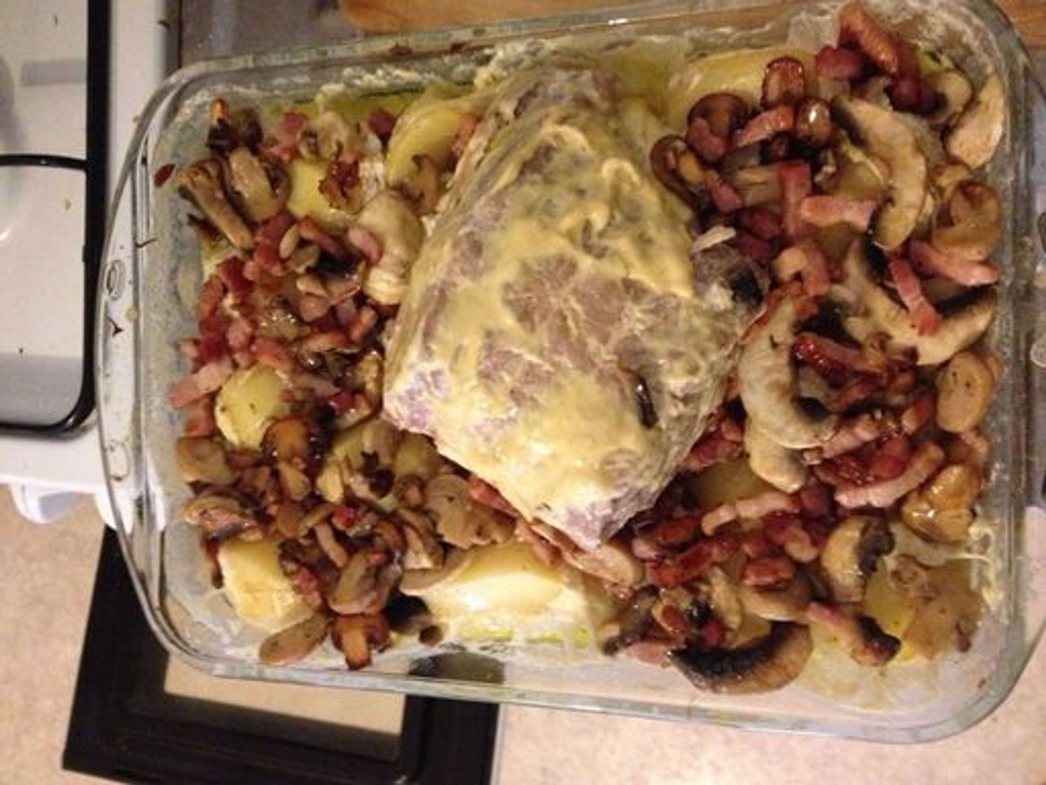 Rôti de porc aux champignons et petits lardons : Recette de Rôti de ...