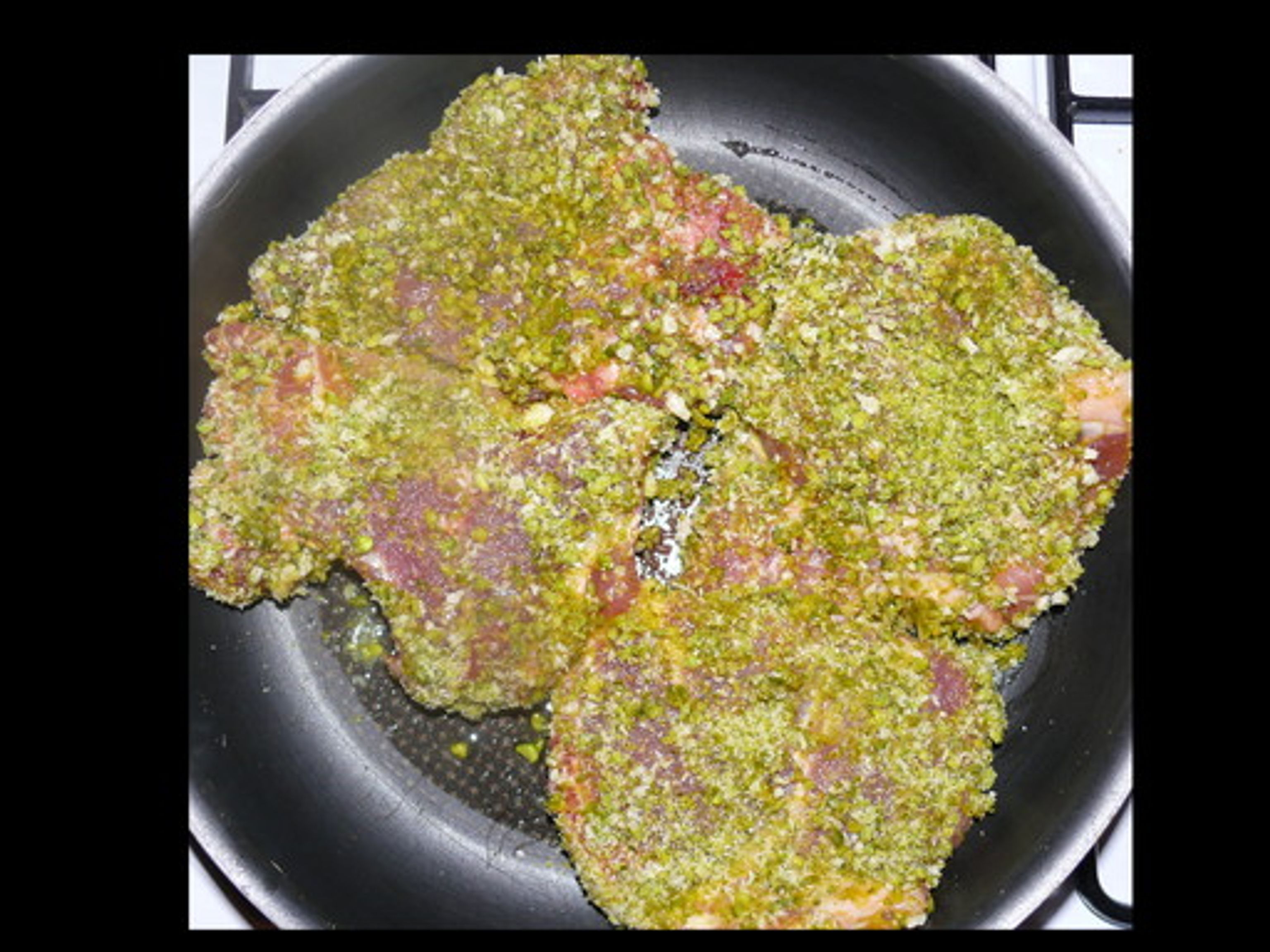 Côtes de porc en panure de pistache : Recette de Côtes de porc en ...