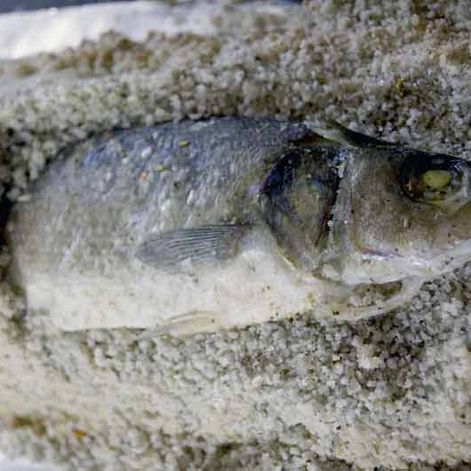 Bar en croûte de sel : Recette de Bar en croûte de sel - Marmiton