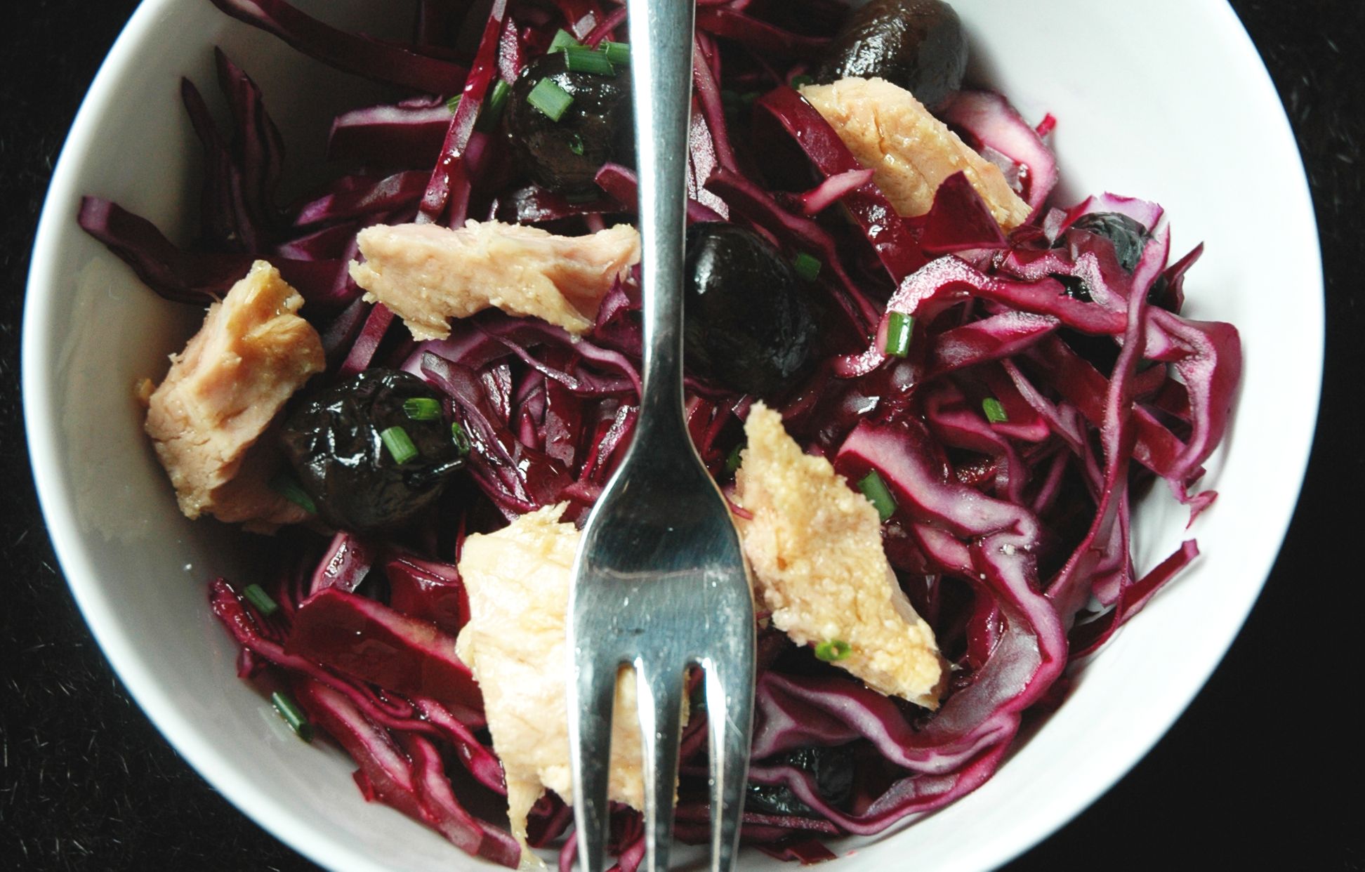 salade de choux rouge au thon et aux olives : Recette de salade de ...