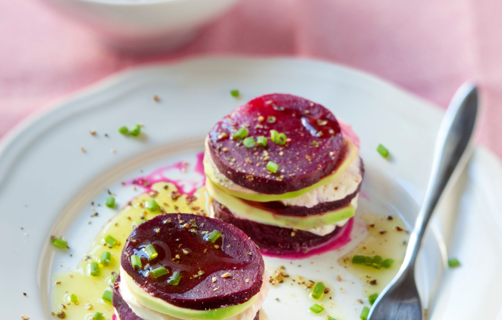 Mille feuille aux betteraves mozzarella et avocat : Recette de Mille ...