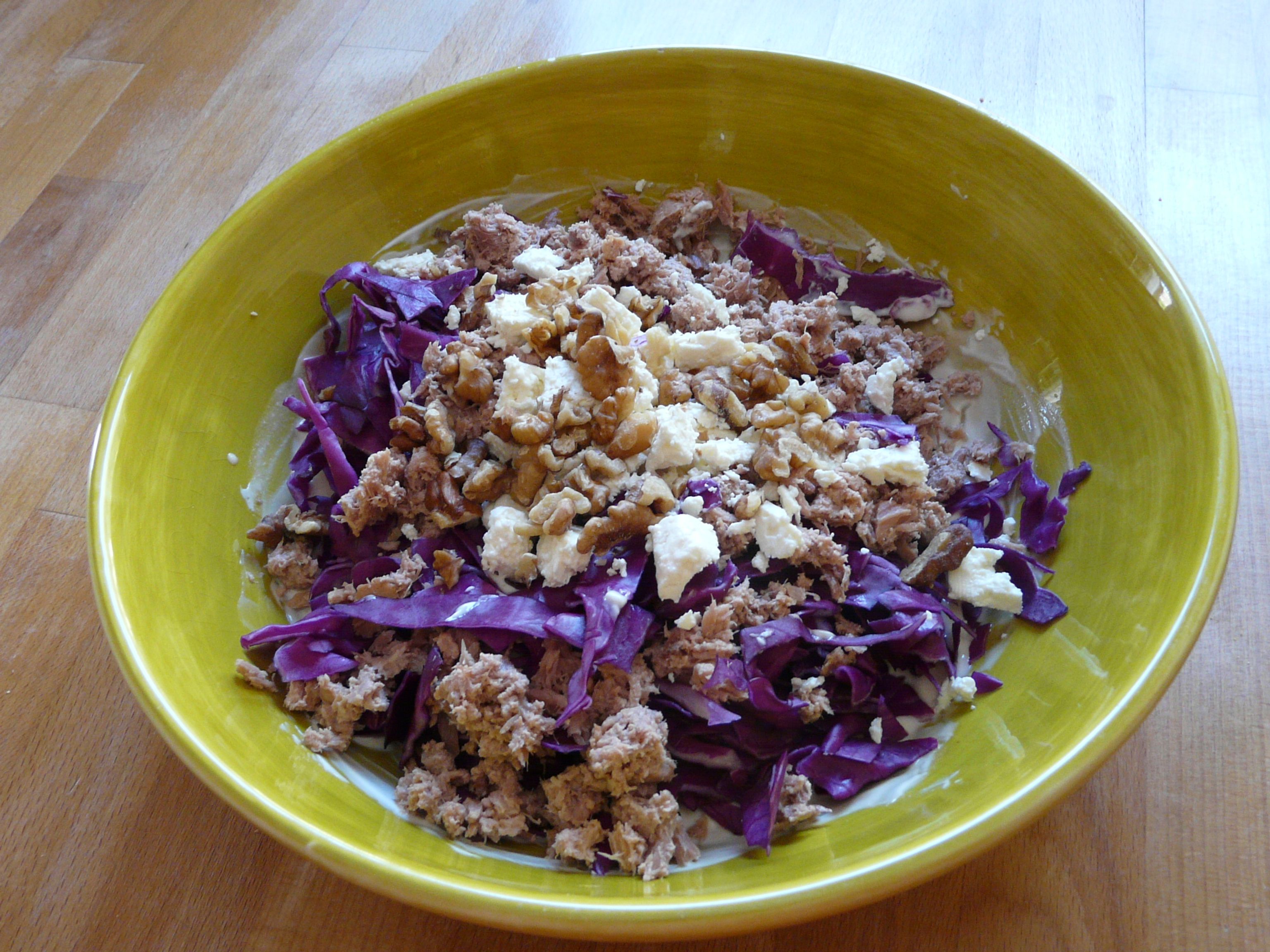 Salade de choux rouge au thon sauce fromage blanc : Recette de Salade ...