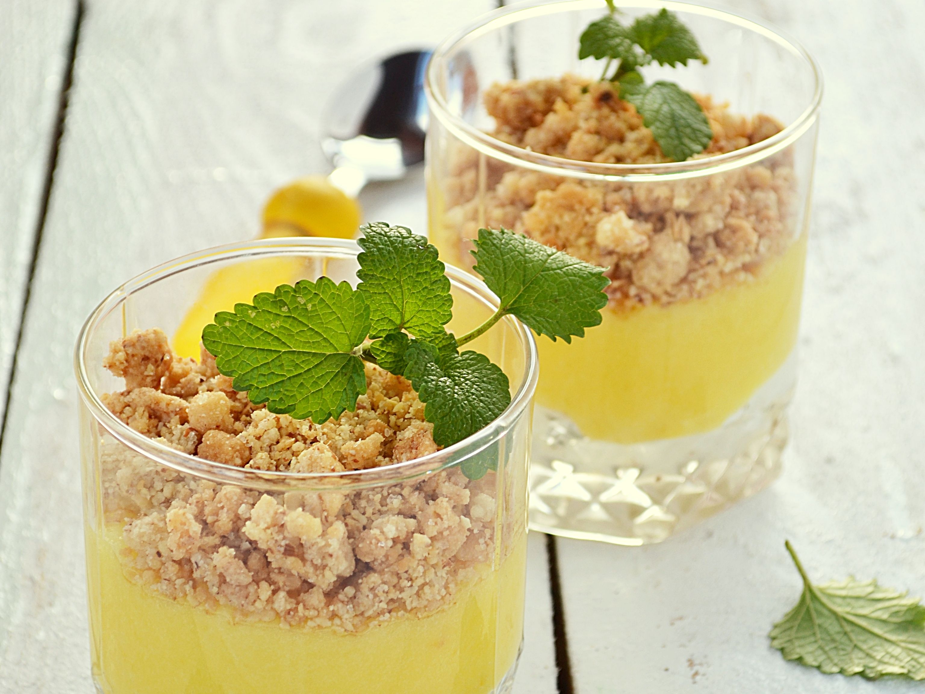 Verrine crumble citron : Recette de Verrine crumble citron - Marmiton