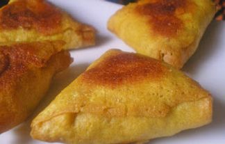 Samoussas au poulet au curry : Recette de Samoussas au poulet au curry ...