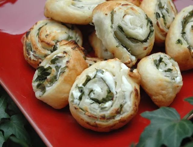 Feuilletés fromage basilic : recette de Feuilletés fromage basilic