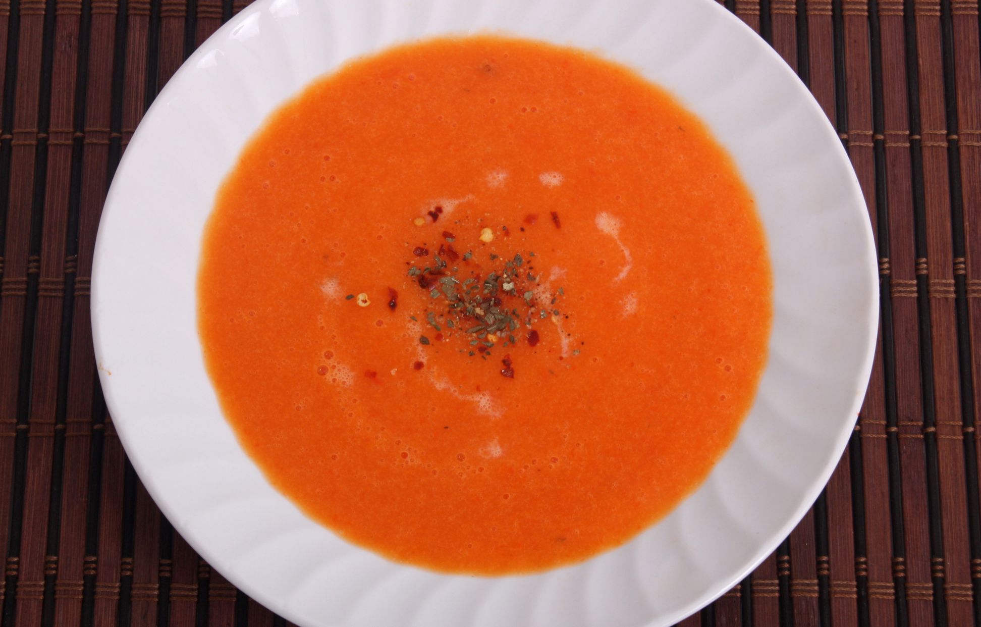 Soupe de poivrons rouges simple : Recette de Soupe de poivrons rouges ...