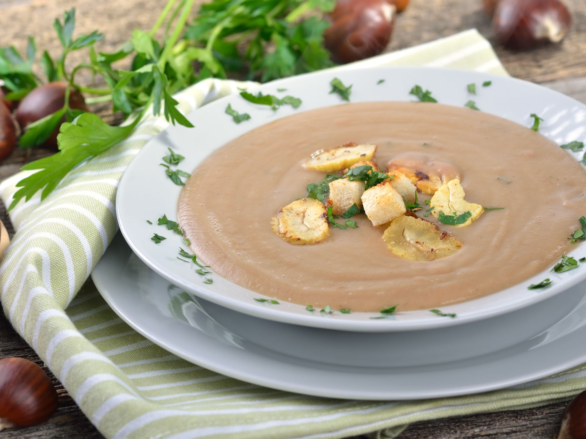 Velouté de châtaignes au parmesan : Recette de Velouté de châtaignes au ...