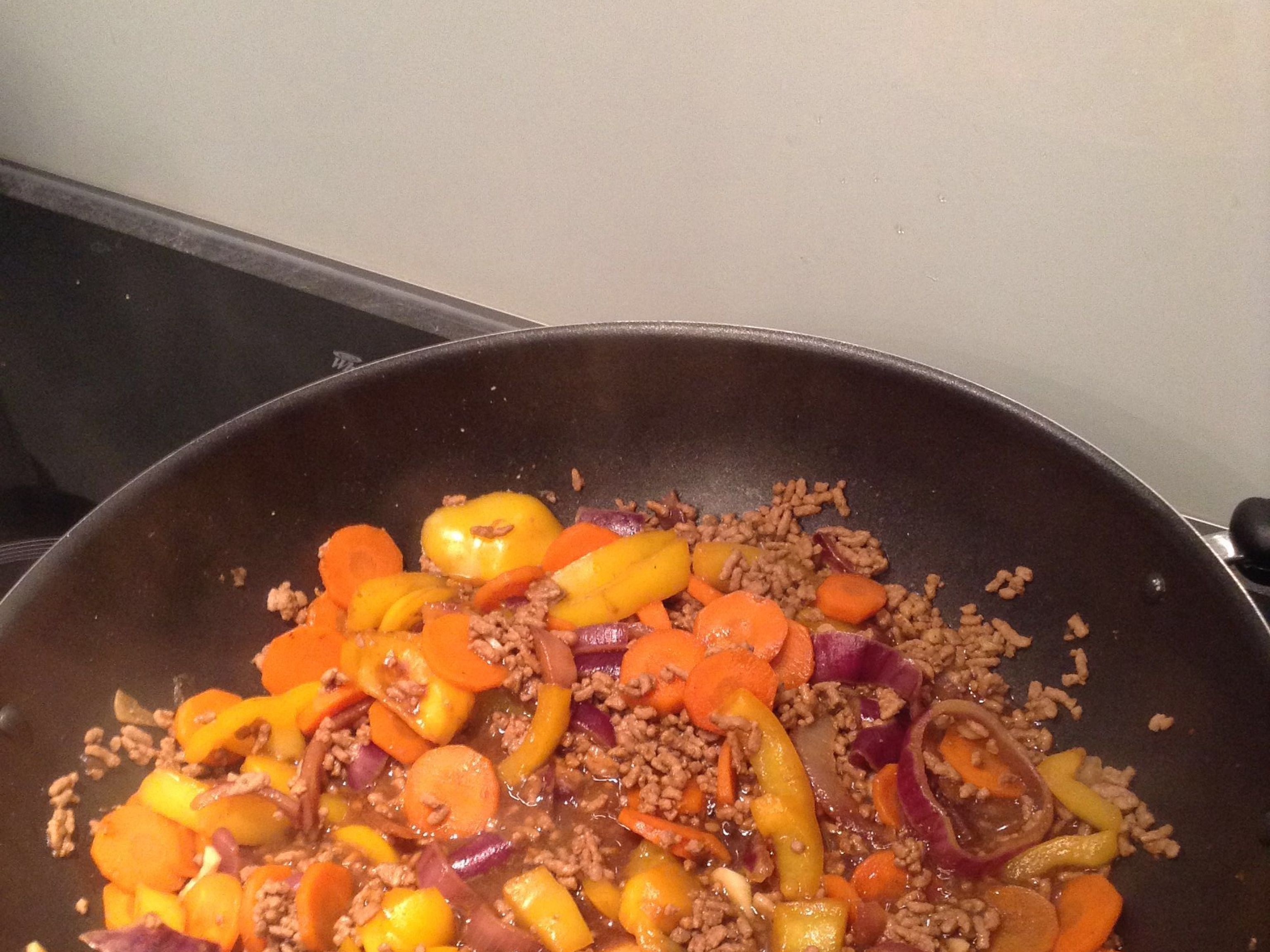 Wok de boeuf parfumé : Recette de Wok de boeuf parfumé - Marmiton