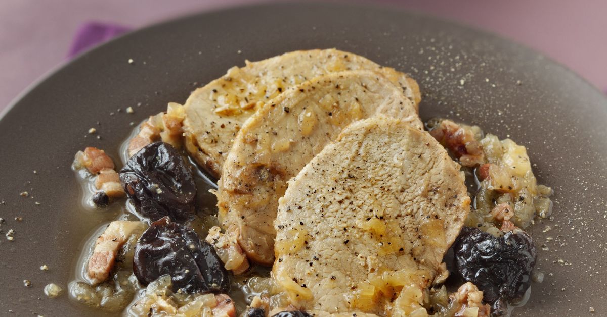 Porc aux pruneaux à la purée d'oignons : recette de Porc aux pruneaux à ...