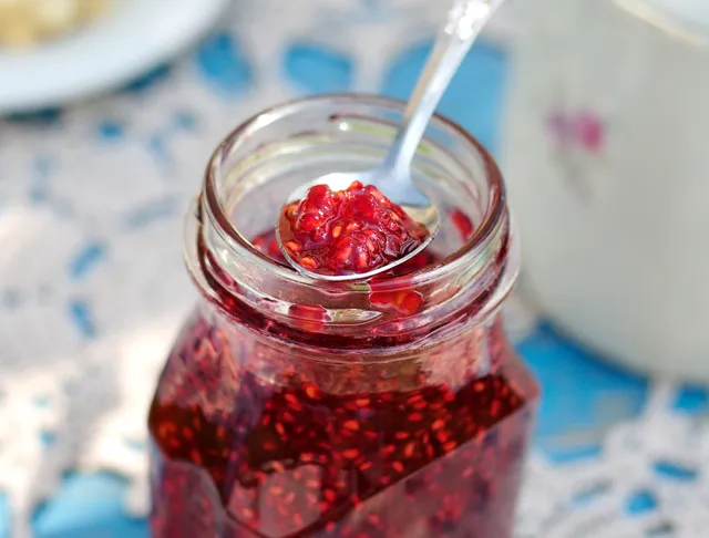 Confiture framboises/groseille : recette de Confiture framboises/groseille