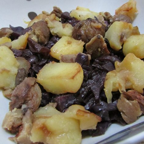 Chou rouge aux marrons et aux pommes en cocotte : Recette de Chou rouge ...