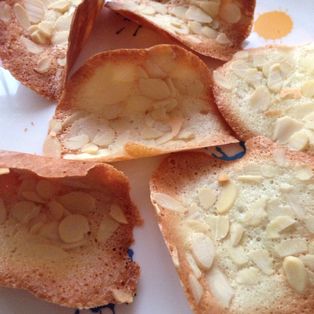 Tuiles aux amandes : Recette de Tuiles aux amandes - Marmiton