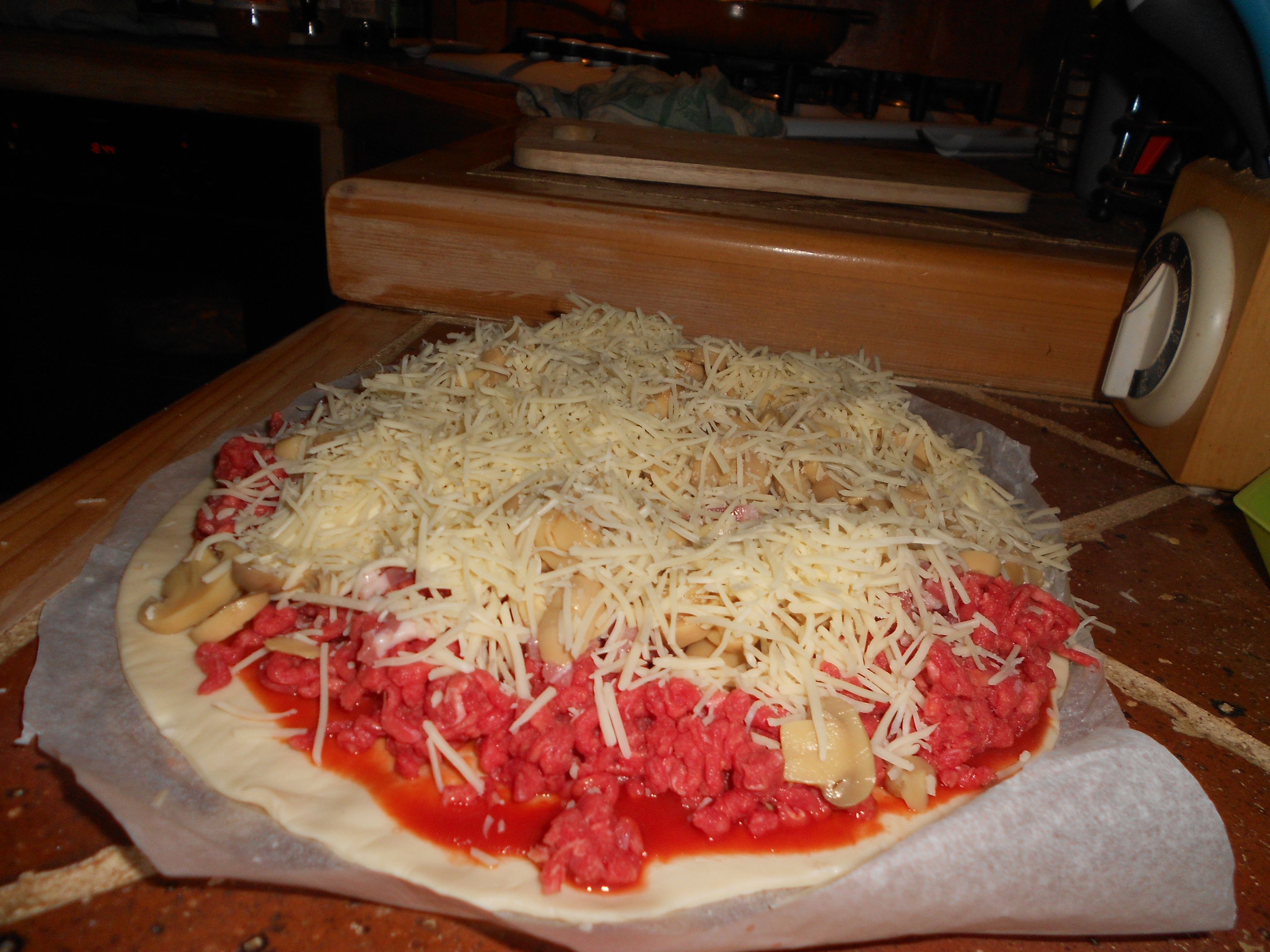 Pizza chèvre, viande hachée, lardons : Recette de Pizza chèvre, viande ...