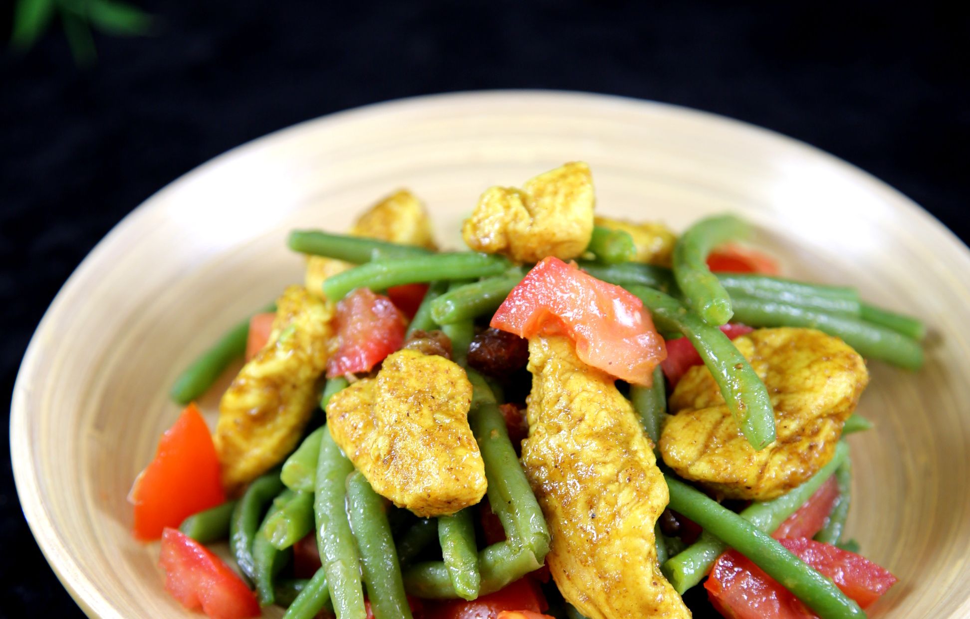 Salade de poulet curry et haricots verts : Recette de Salade de poulet ...