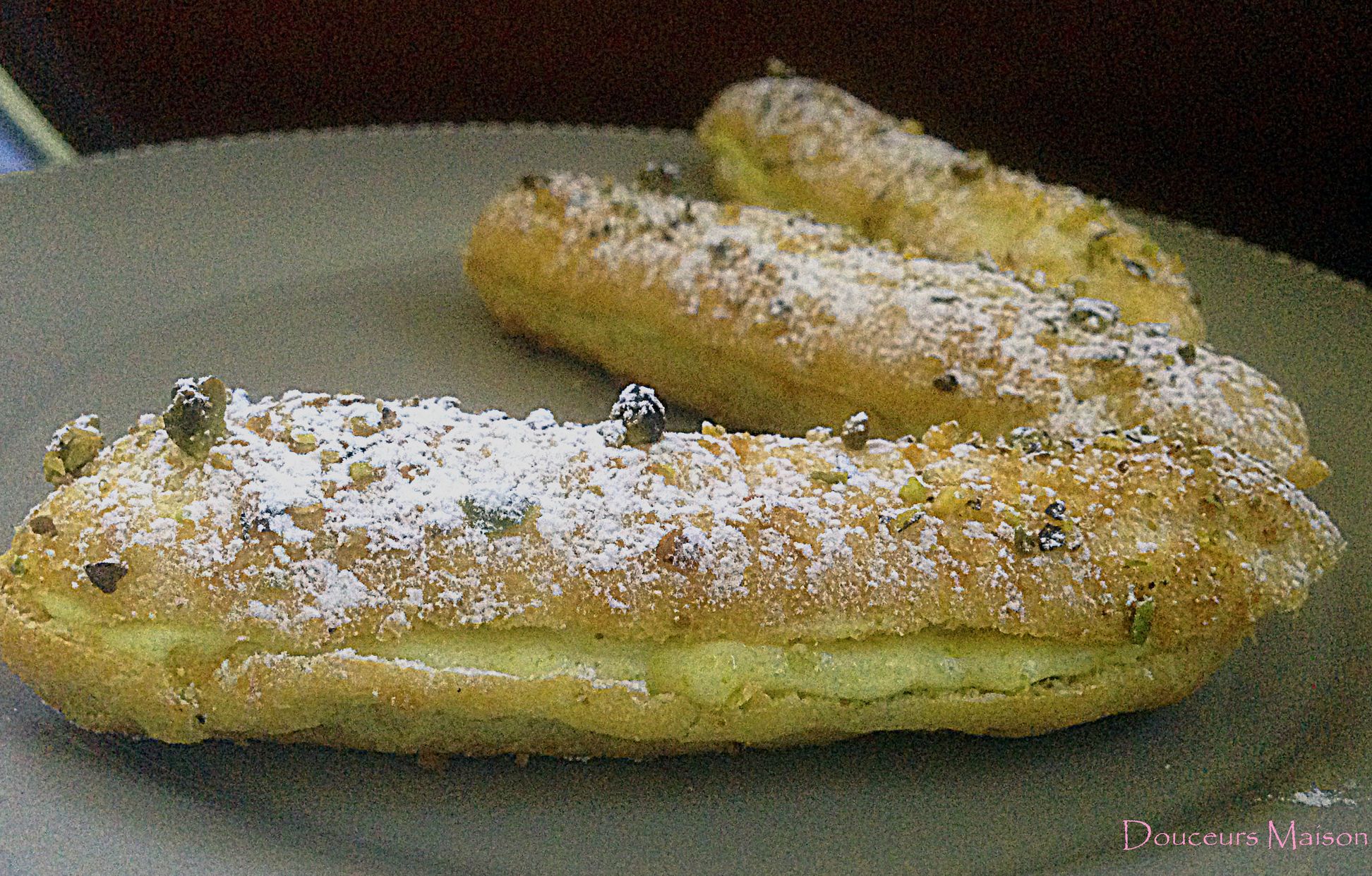 Éclair à la pistache : Recette de Éclair à la pistache - Marmiton