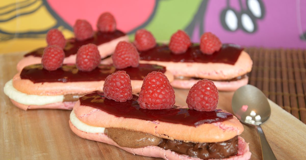 L’éclair fruits rouges aux 3 mousses au chocolat : recette de L’éclair ...