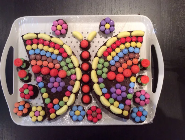 Gâteau d'anniversaire en forme de papillon : recette de Gâteau d ...