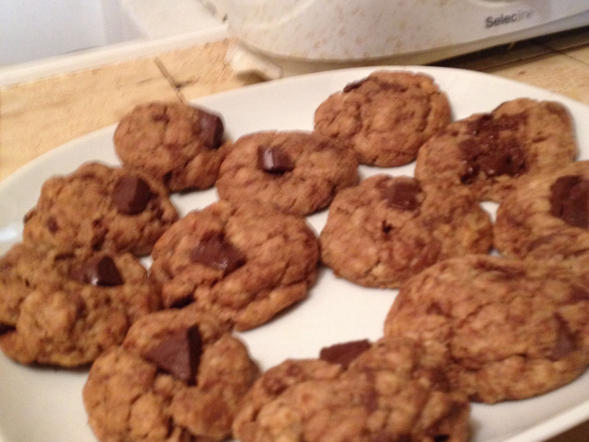 Cookies moelleux au chocolat de Victoria : Recette de Cookies moelleux ...